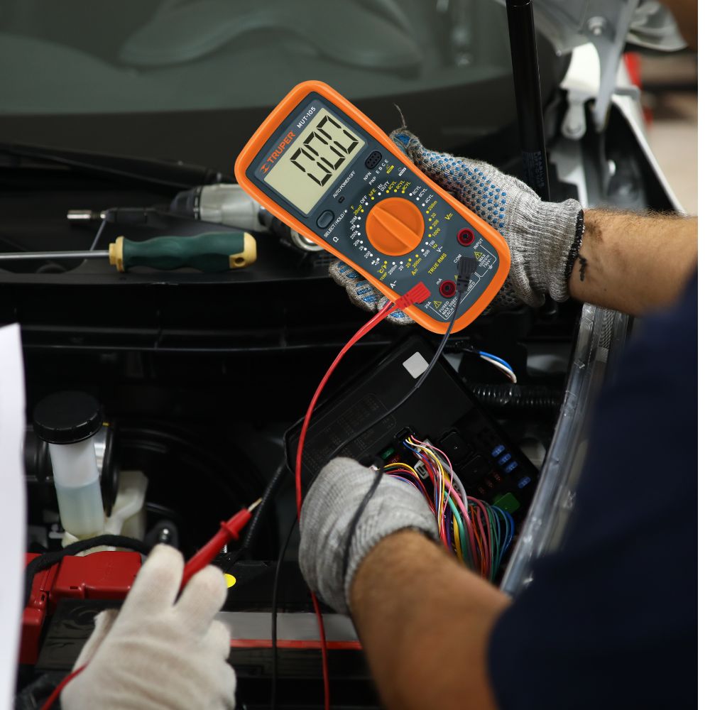Multímetro digital Profesional para mantenimiento automotriz | plazaVea ...