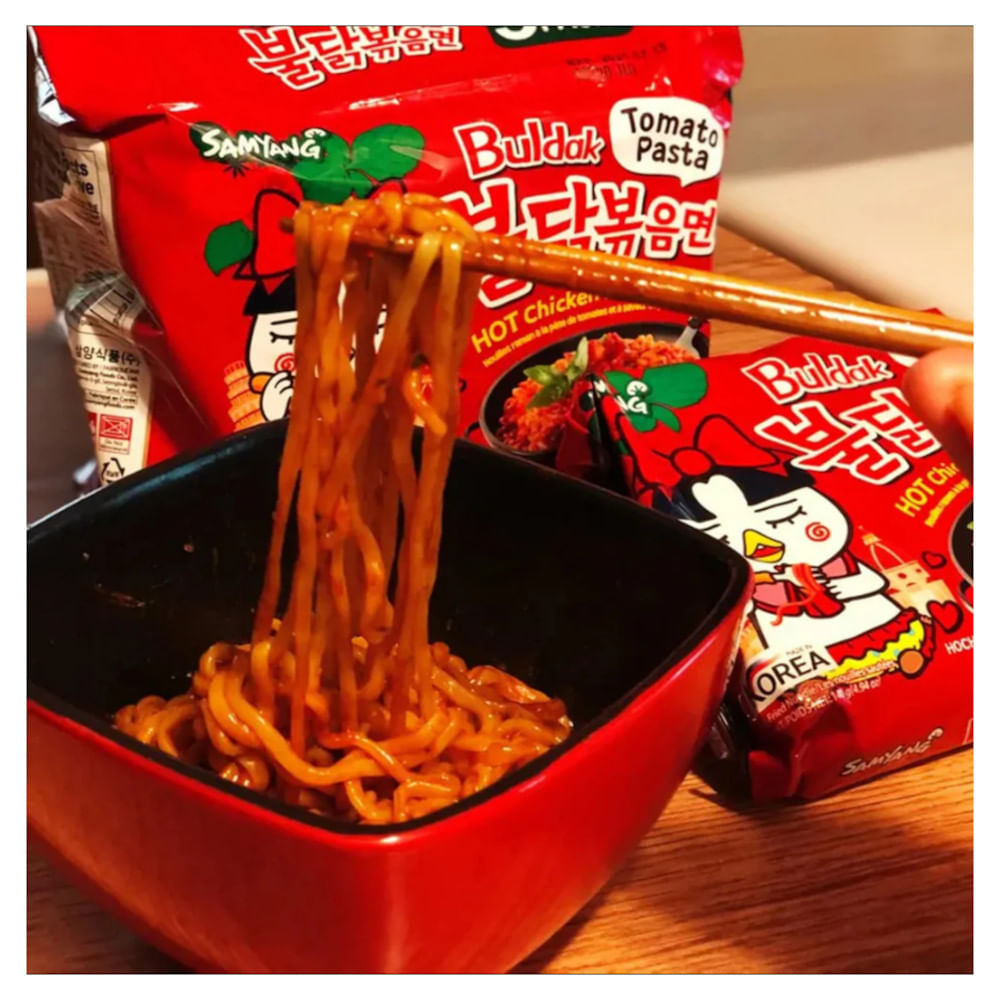 Fideos Ramen Buldak Sabor Pollo Picante Salsa Tomate 140gr | plazaVea ...