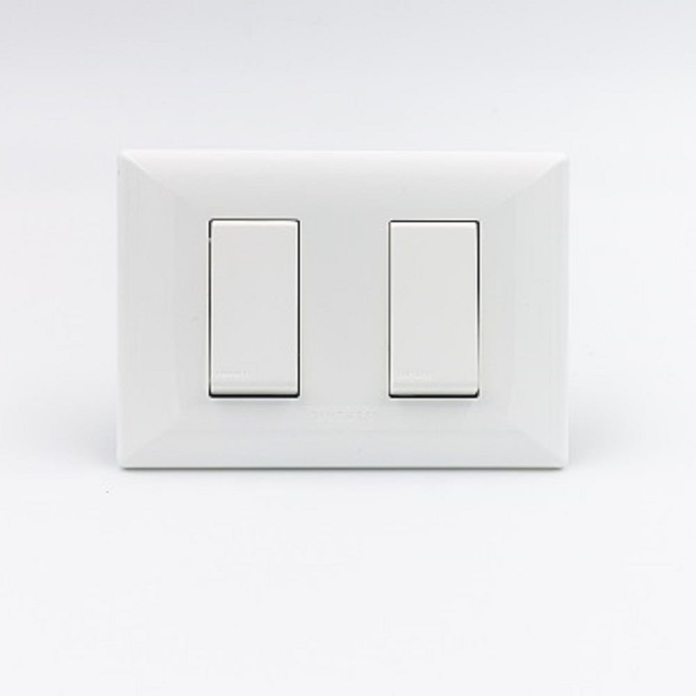 INTERRUPTOR DOBLE (01 SIMPLE + 01 CONMUTADOR 3 VIAS) SINTHESI S22 PLACA BLANCA Y DADOS BLANCOS ...